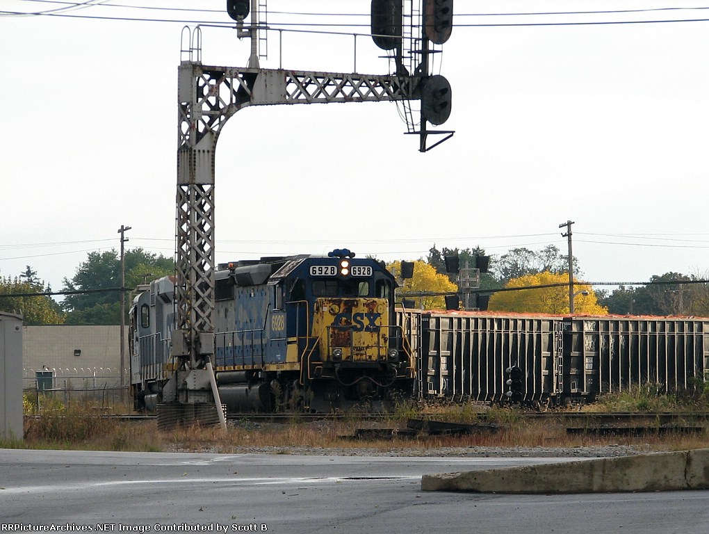 CSX 6928 H79430...............CSXT 6928 & 2273....back north around northwest transfoer.....2 ...